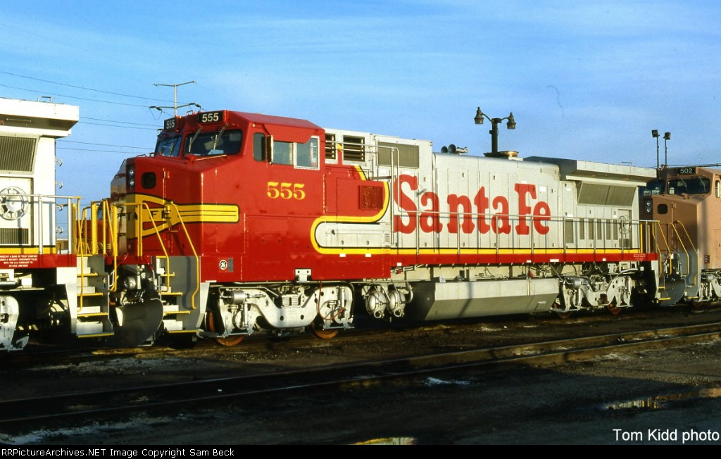 ATSF 555--New B40-8W